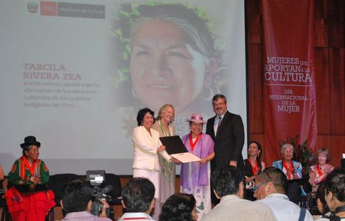 Tarcila Rivera Zea fue reconocida en el Día | chirapaq.org.pe